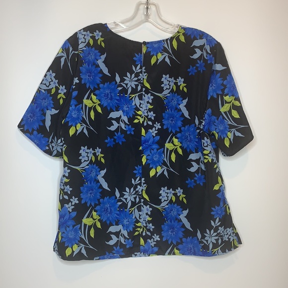 Anthony Richards | Tops | Anthony Richards Blue Floral Top 6 Plus Size ...